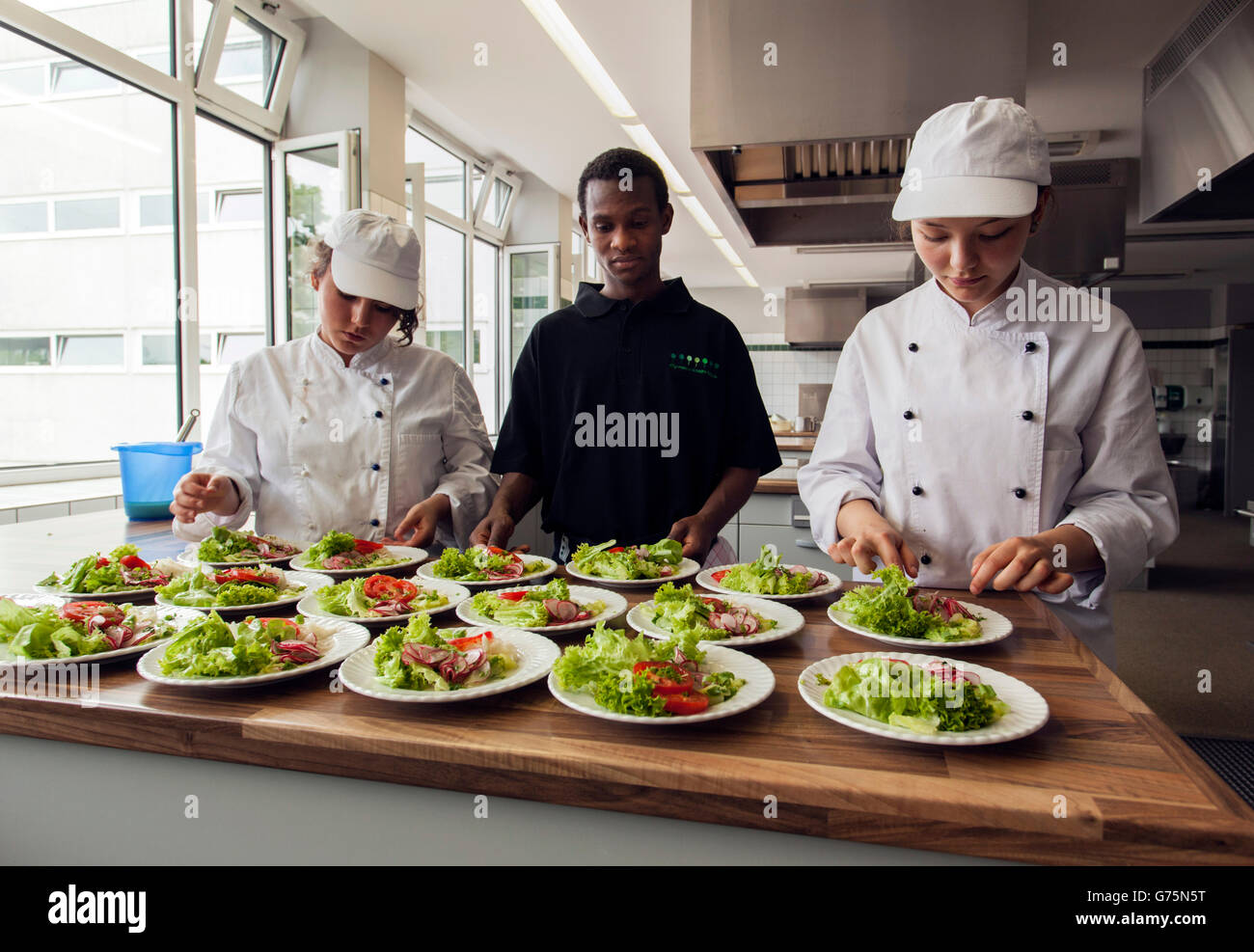 Male chef working buffet hi-res stock photography and images - Alamy