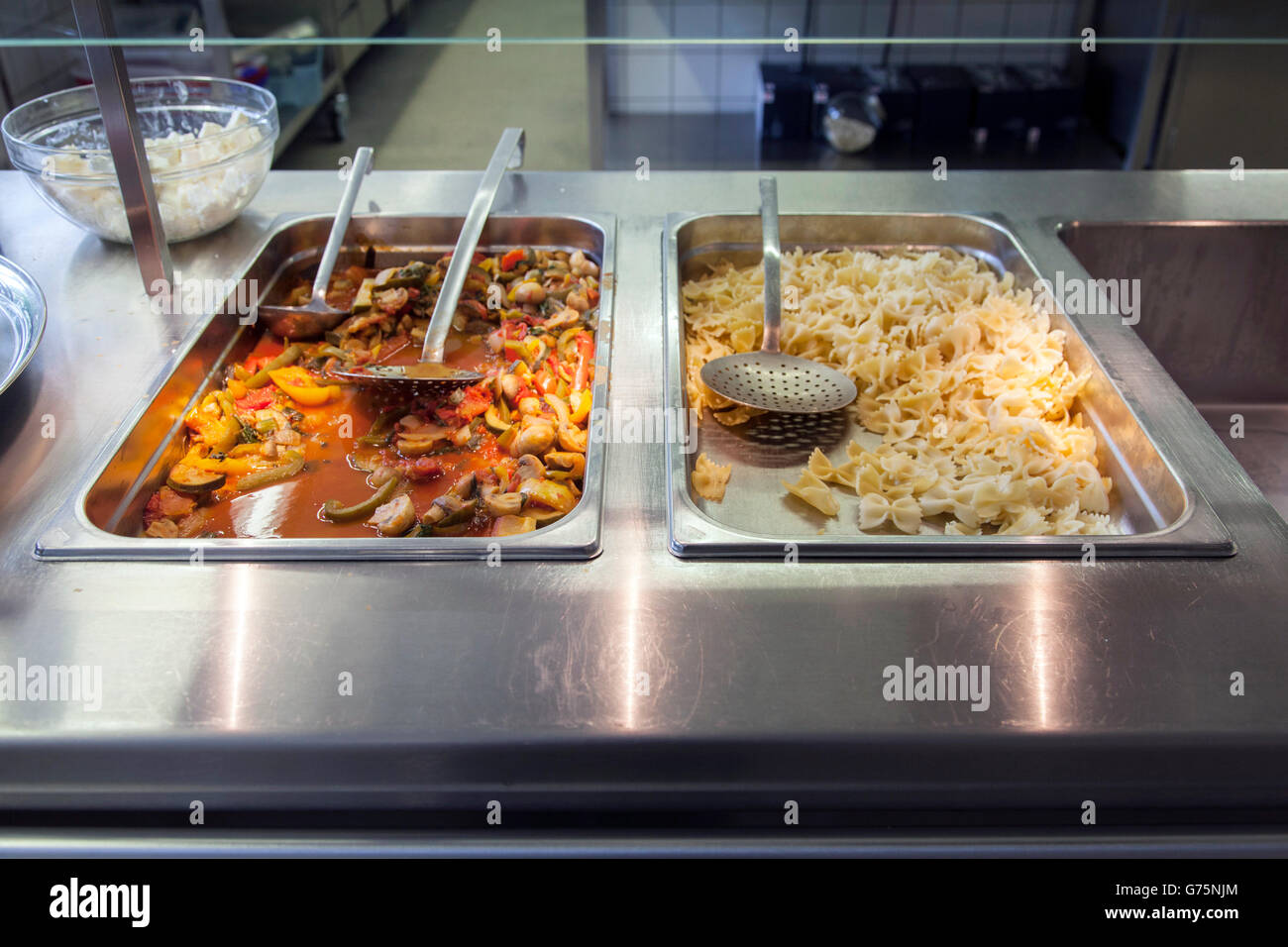 Food knowledge hi-res stock photography and images - Alamy