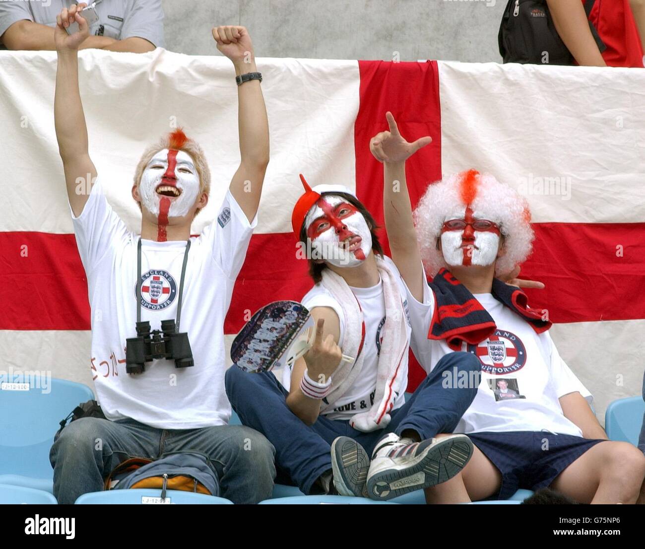 Japanese England supporters in Osaka Stock Photo - Alamy