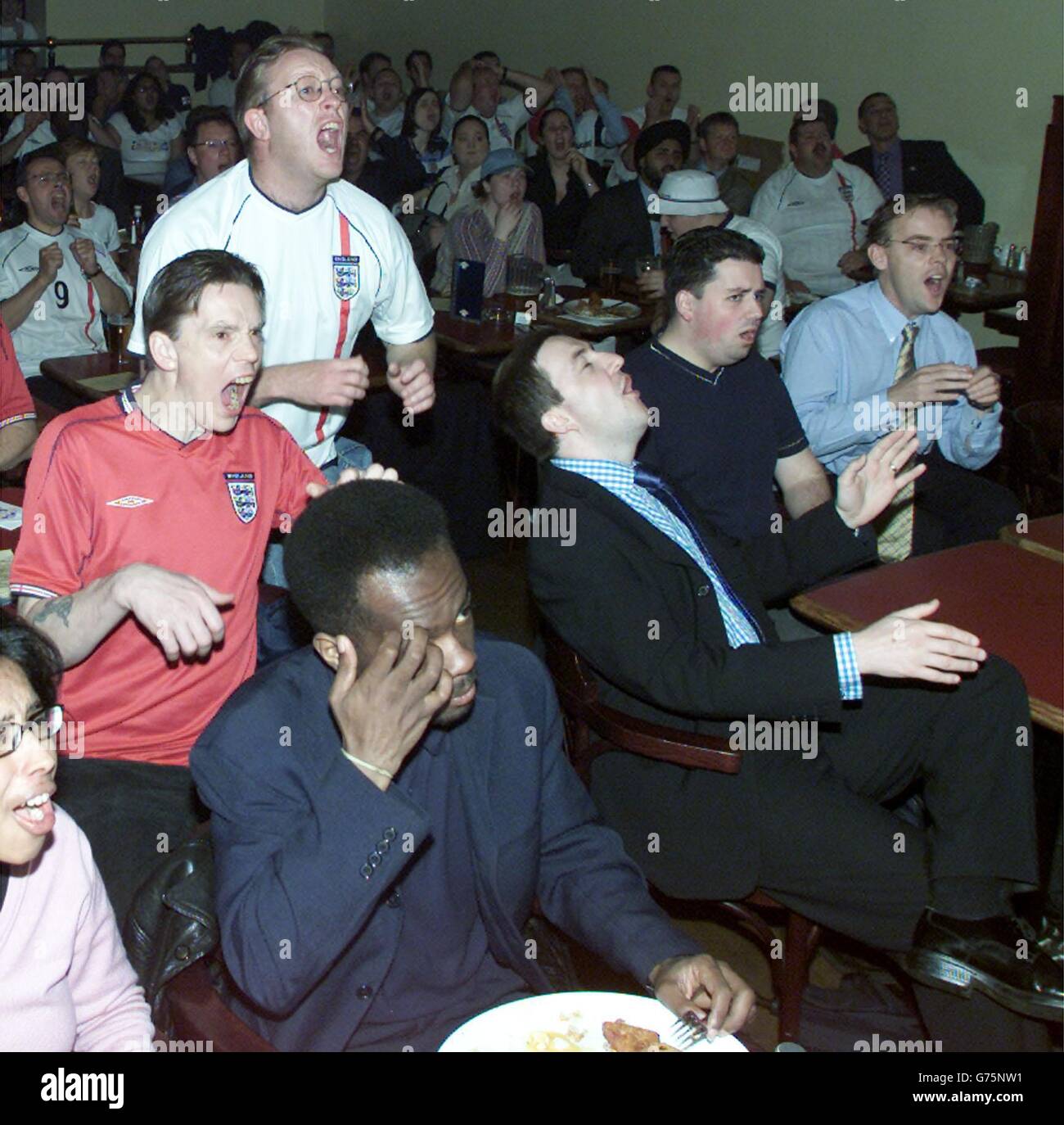 England fans in Sports Cafe Stock Photo - Alamy