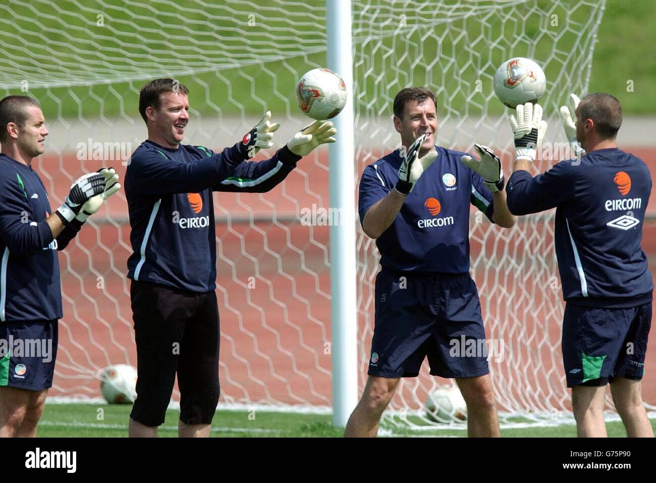 Republic of Ireland goalkeeper's (From L-R) Shay Given, Alan Kelly ...