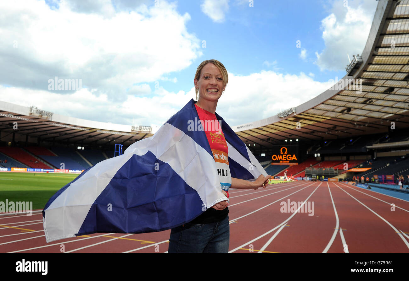 Scotlands eilidh child poses for photographs hi-res stock photography ...
