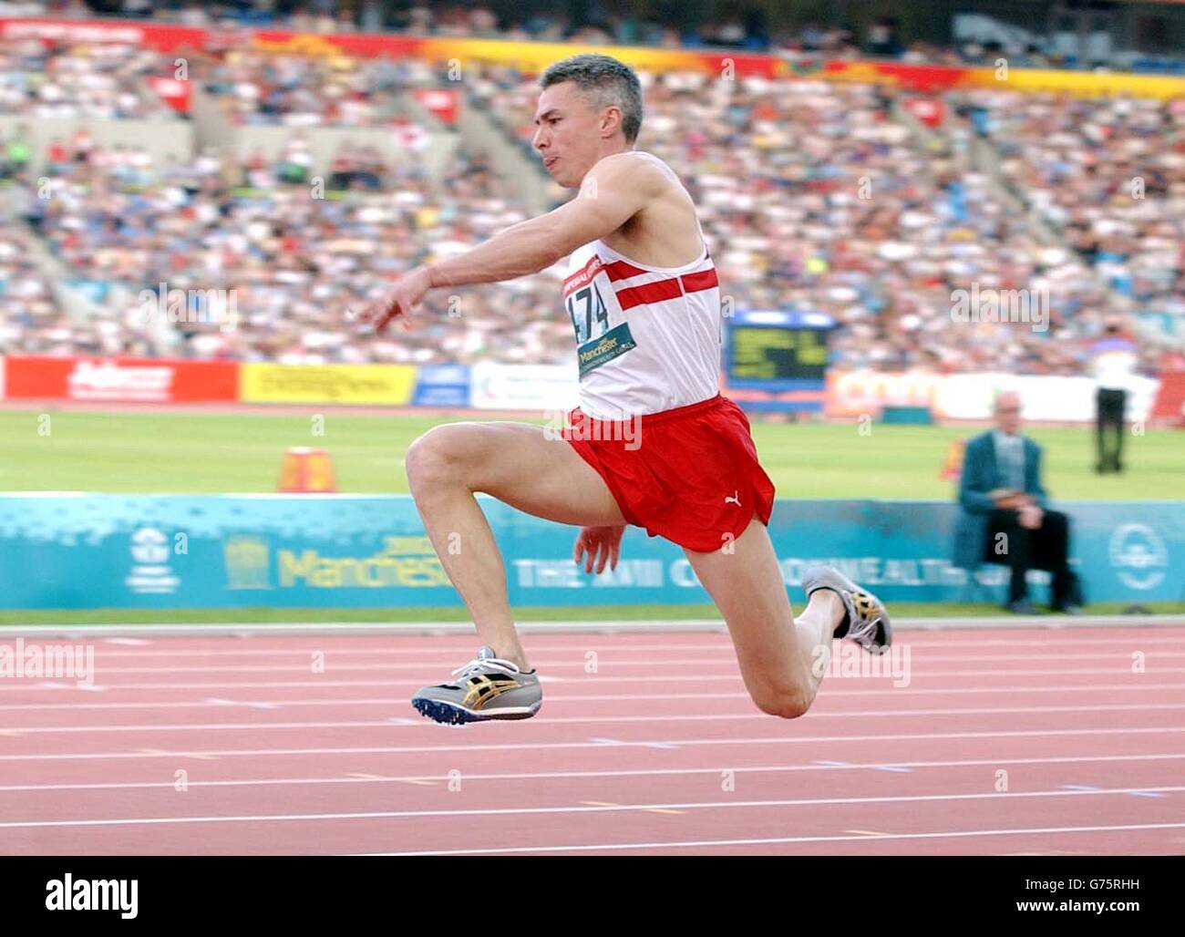 Jonathan Edwards Triple Jump Stock Photos & Jonathan Edwards Triple ...