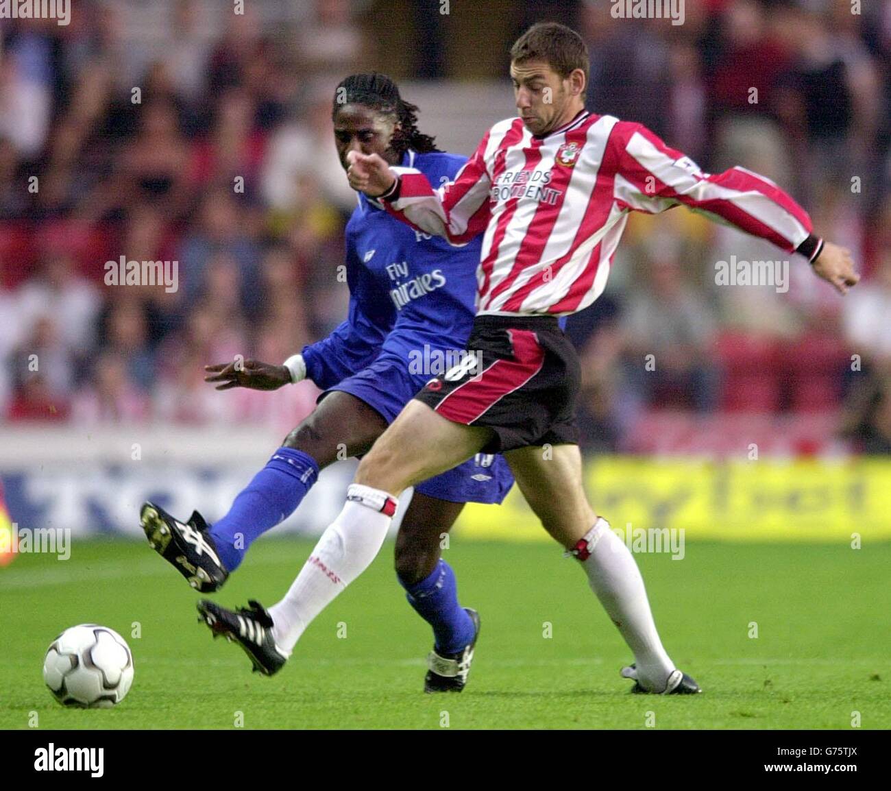 Chelsea's Mario Melchiot challenges Southampton's Rory Delap (right ...