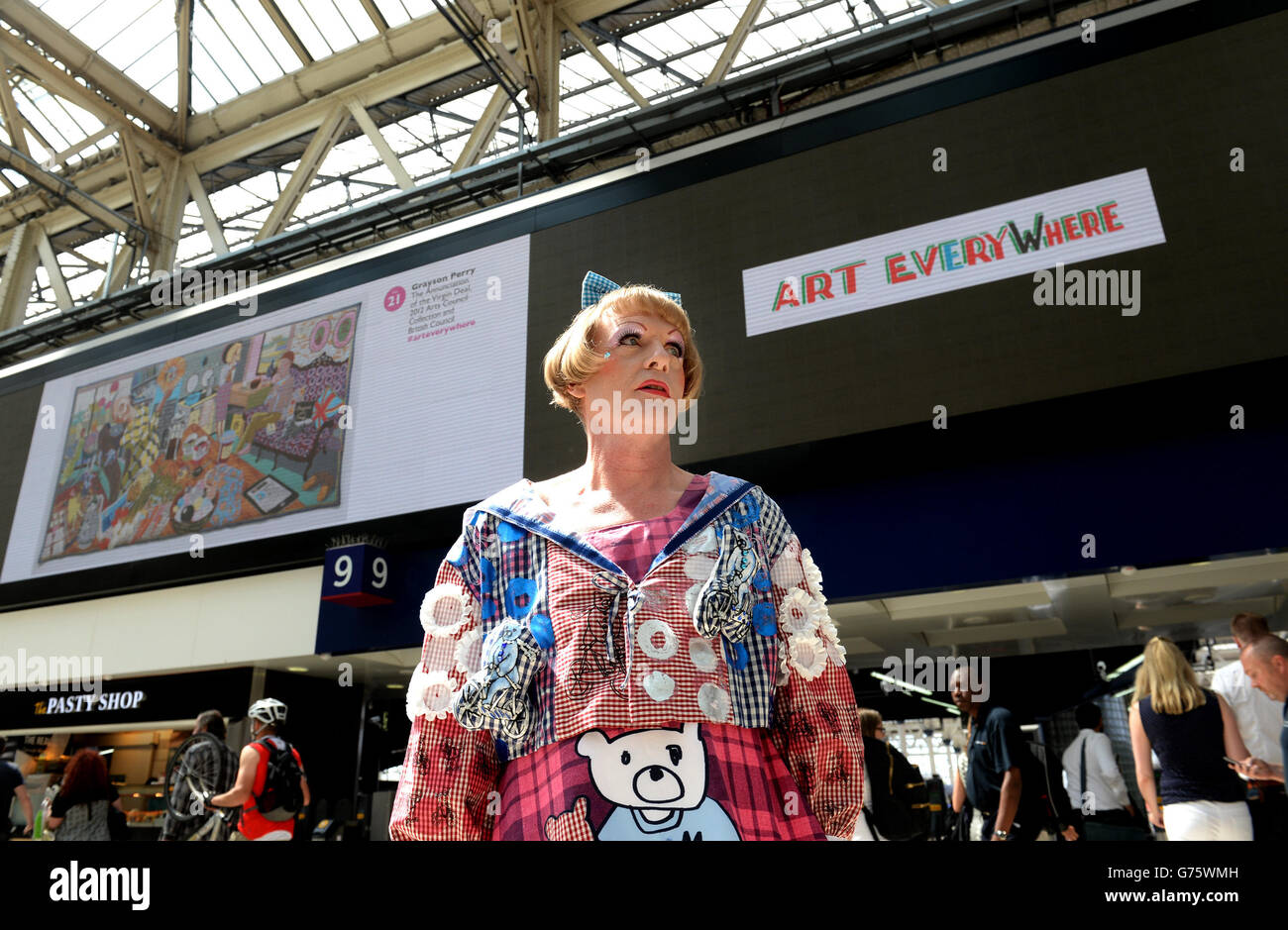 News arts everywhere hi-res stock photography and images - Alamy