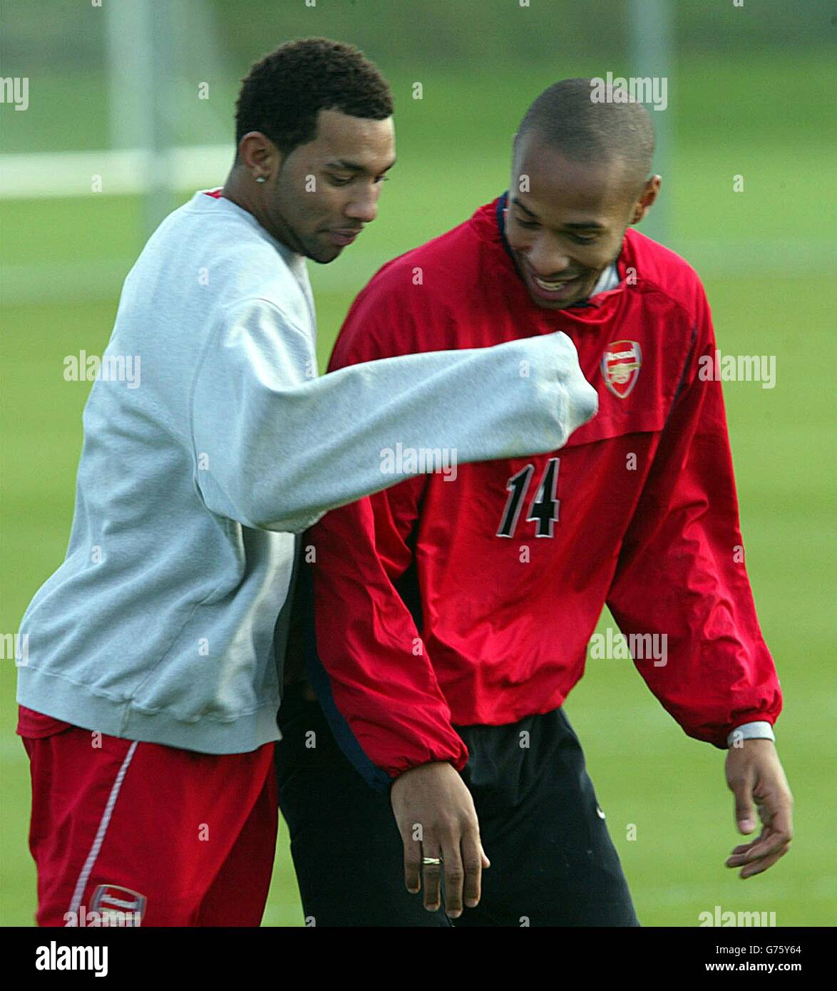 Thierry henry arsenal training hi-res stock photography and images - Alamy