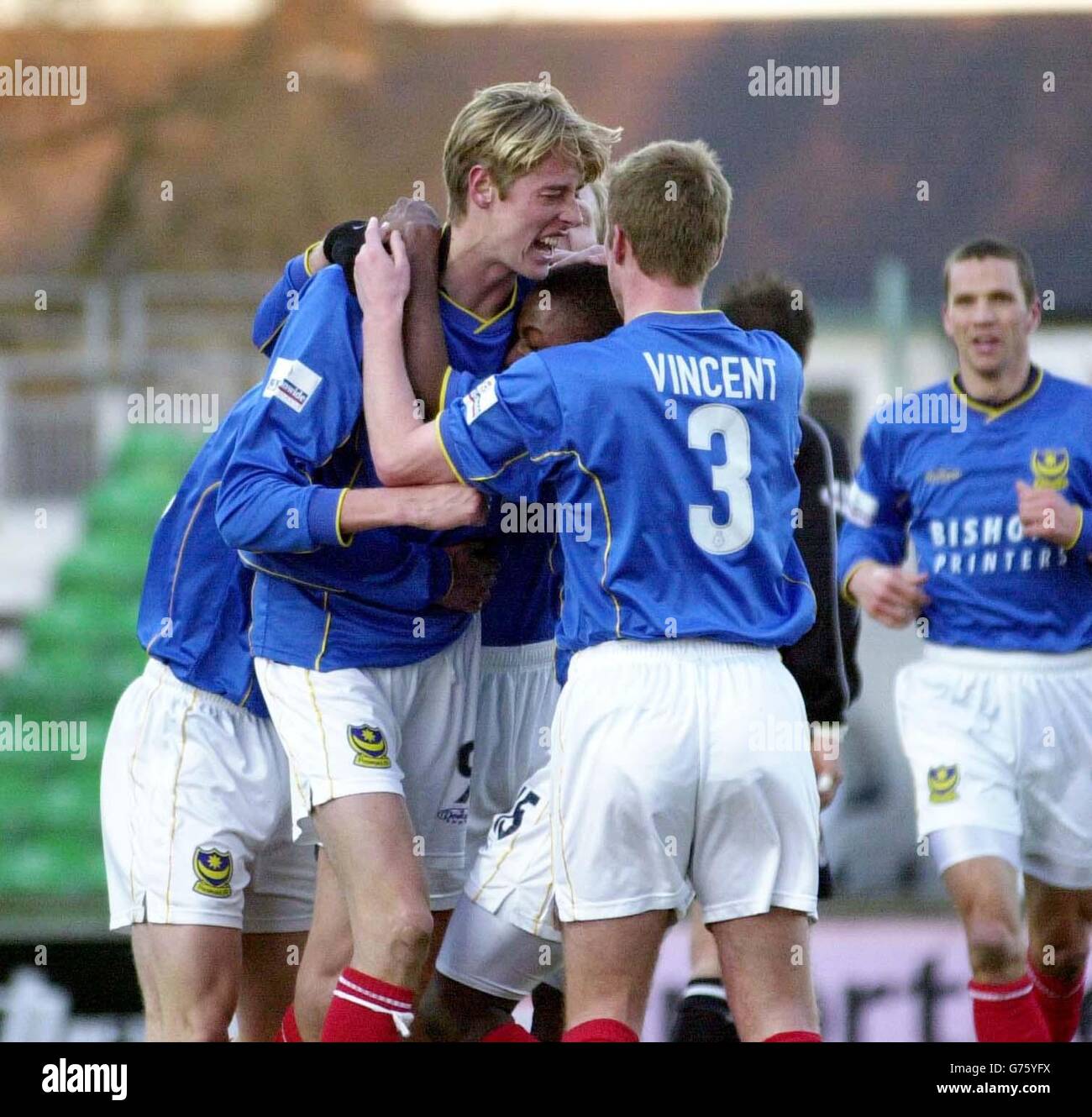 NO UNOFFICIAL CLUB WEBSITE USE. Portsmouth's Peter Crouch (centre ...