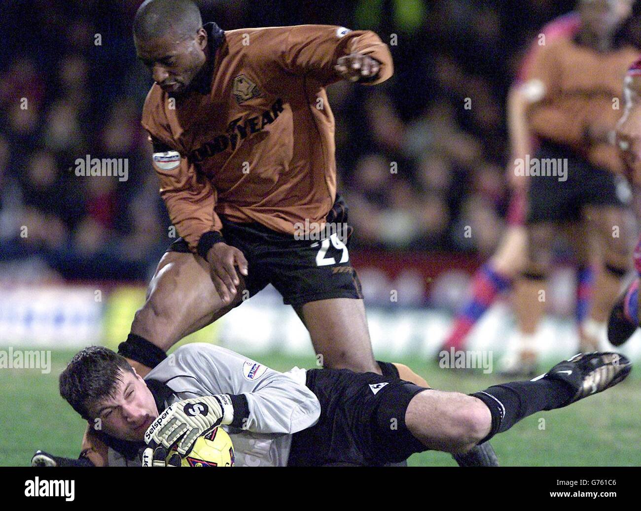 Wolverhampton Wanderers' Dean Sturridge puts pressure on Crystal Palace ...