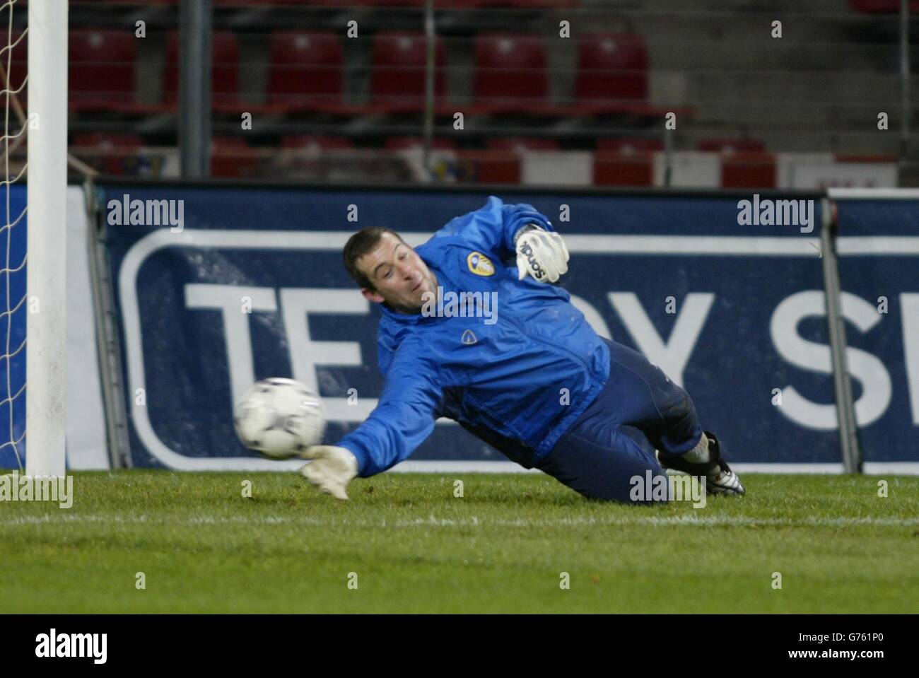 Leeds uniteds goalkeeper nigel martyn hi-res stock photography and ...