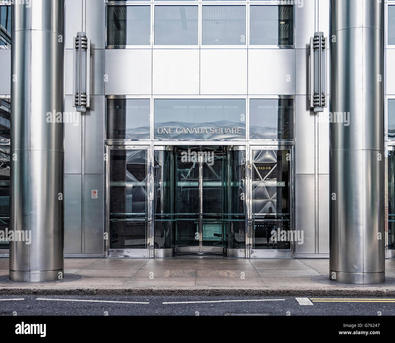 One canada square hi-res stock photography and images - Alamy