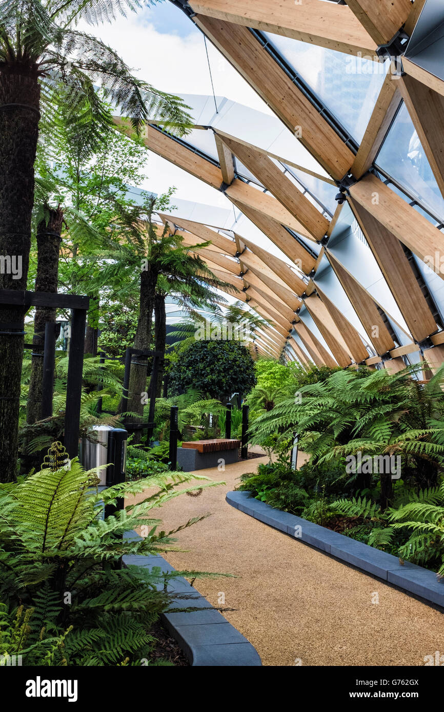 Crossrail Place roof garden on top of New Crossrail Railway Station ...