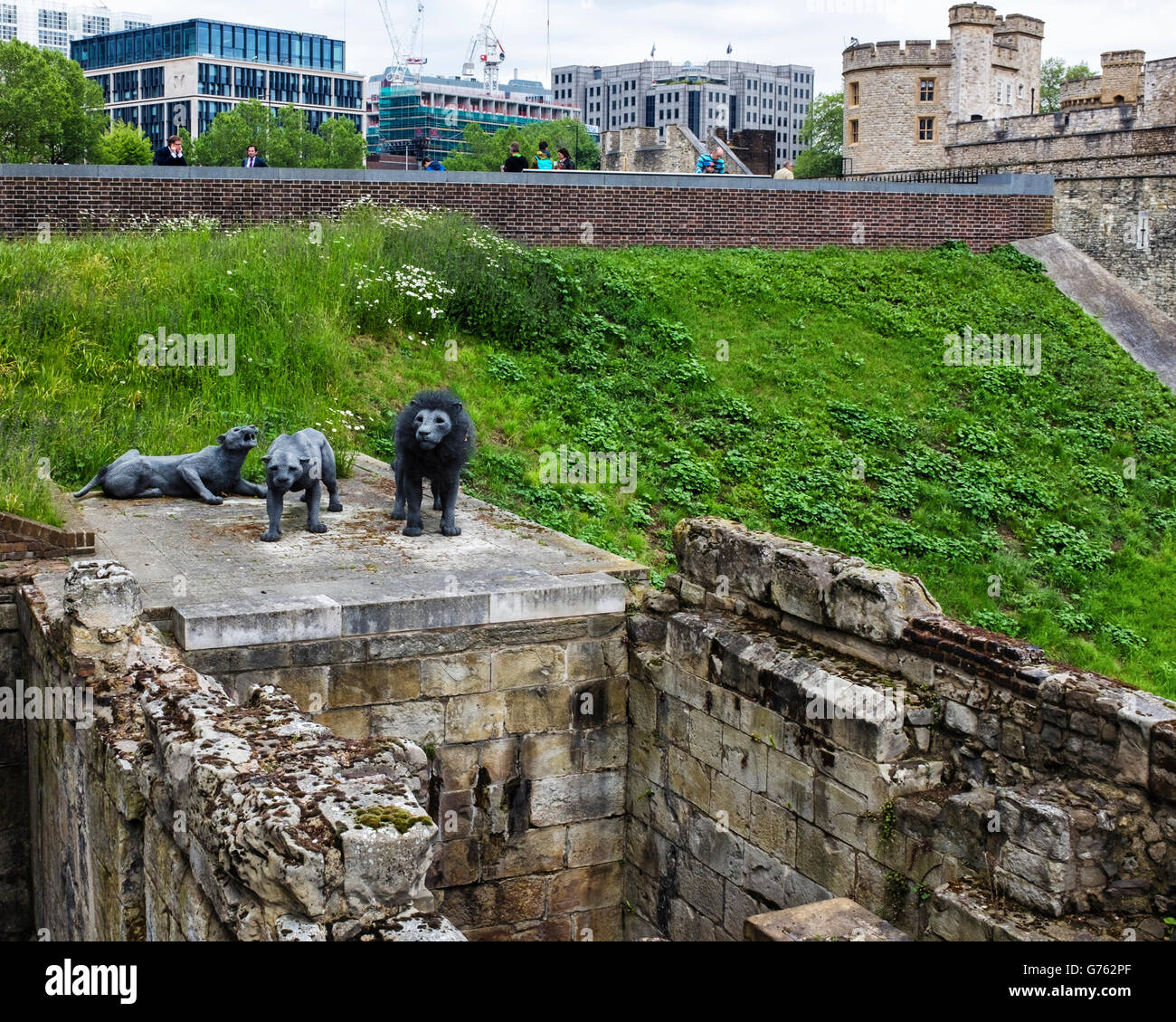 Lion sculptures hi-res stock photography and images - Alamy