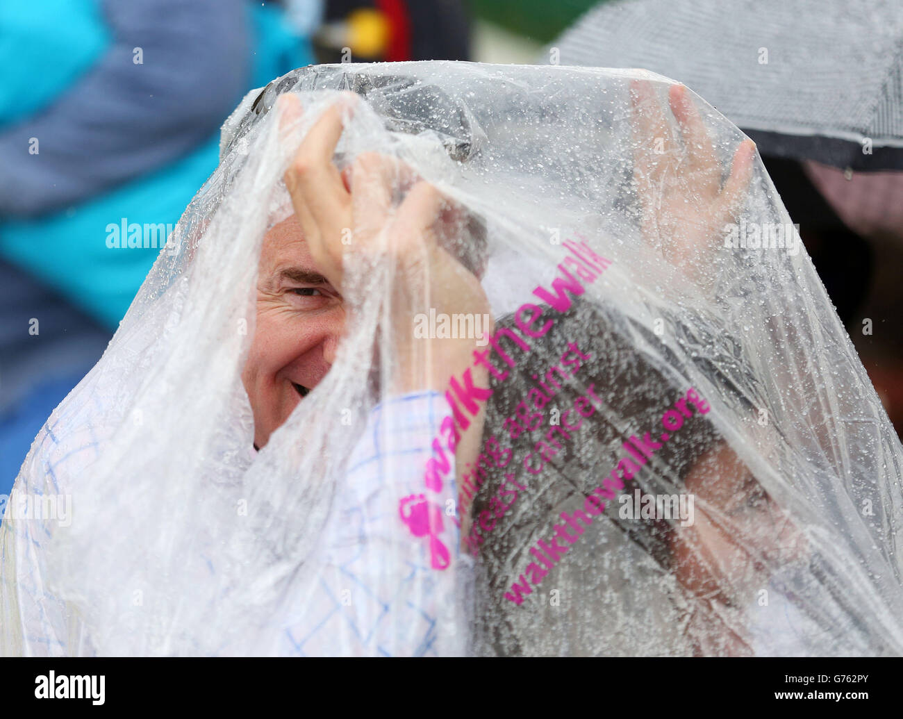 Spectators brave the rain hi-res stock photography and images - Alamy
