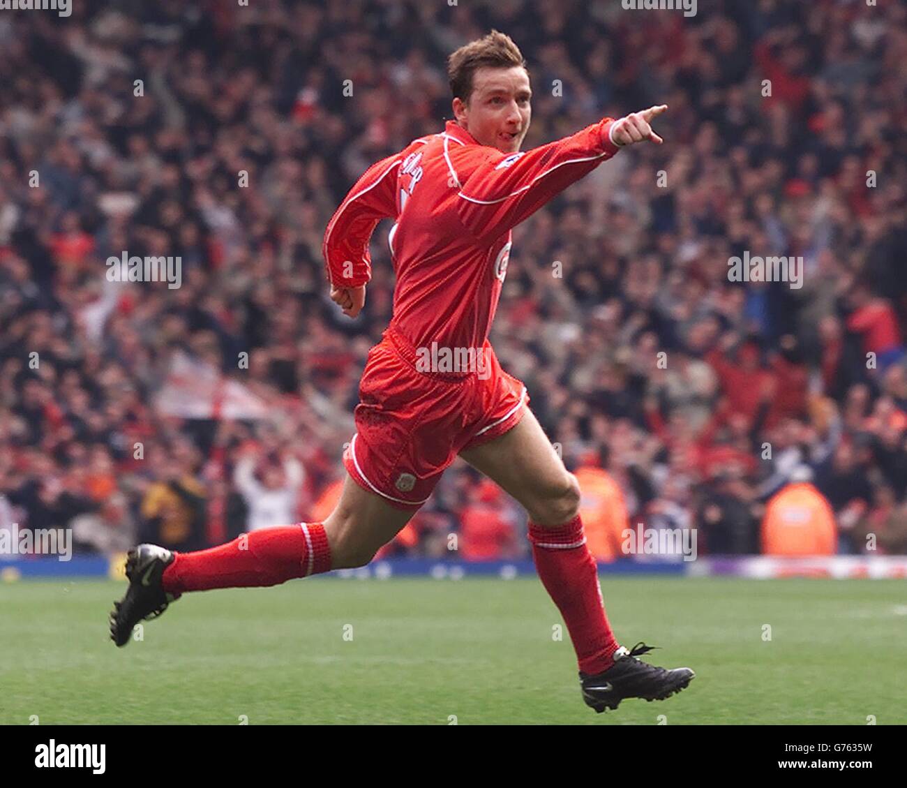 Smicer liverpool chelsea hi-res stock photography and images - Alamy