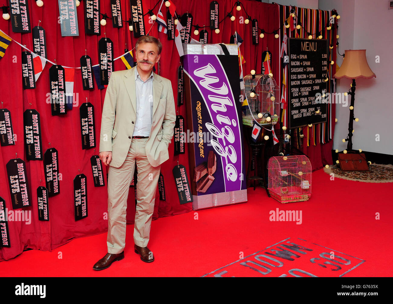 Monty Python Show Live arrivals - London Stock Photo - Alamy