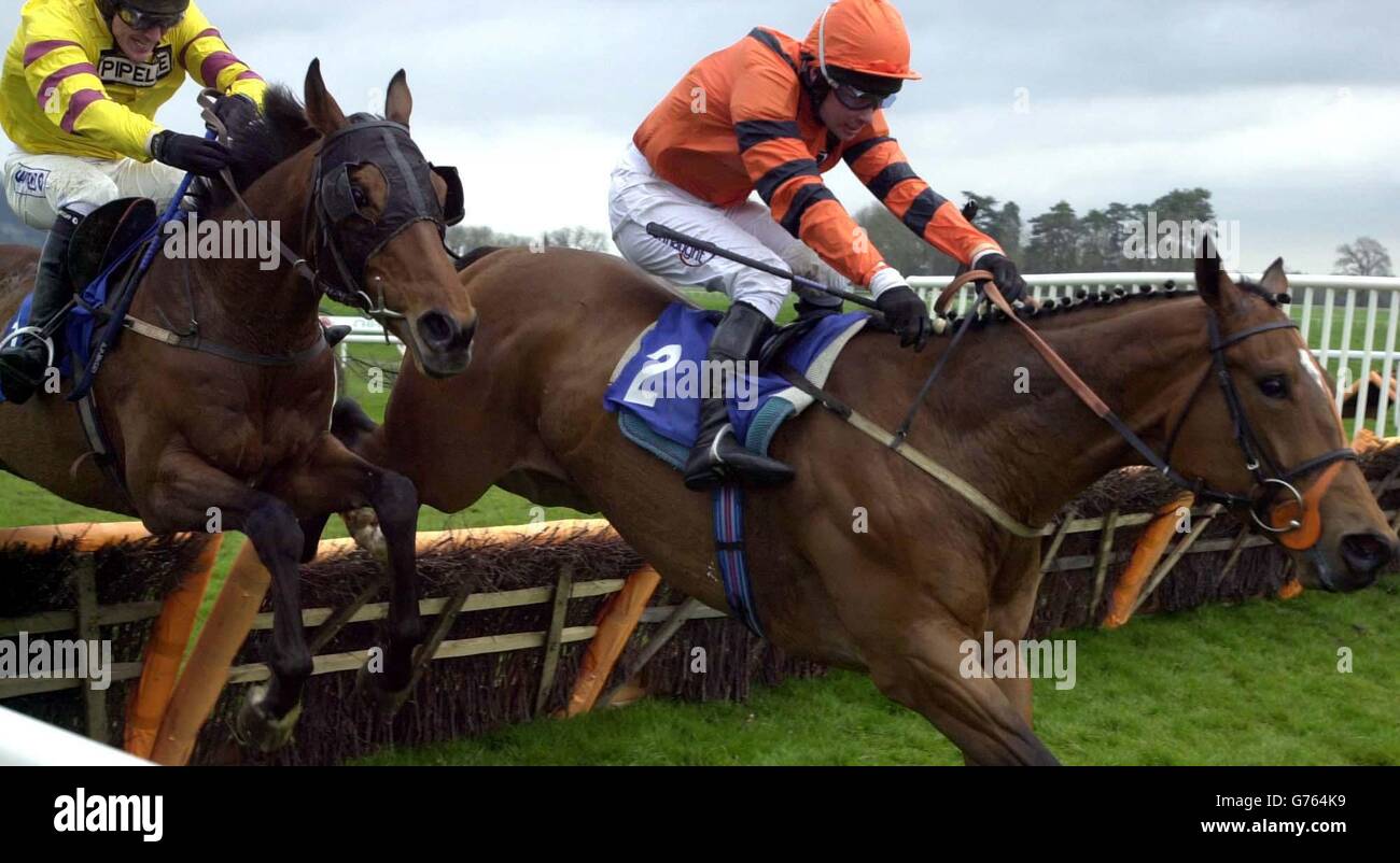 The feature race at chepstow hi-res stock photography and images - Alamy