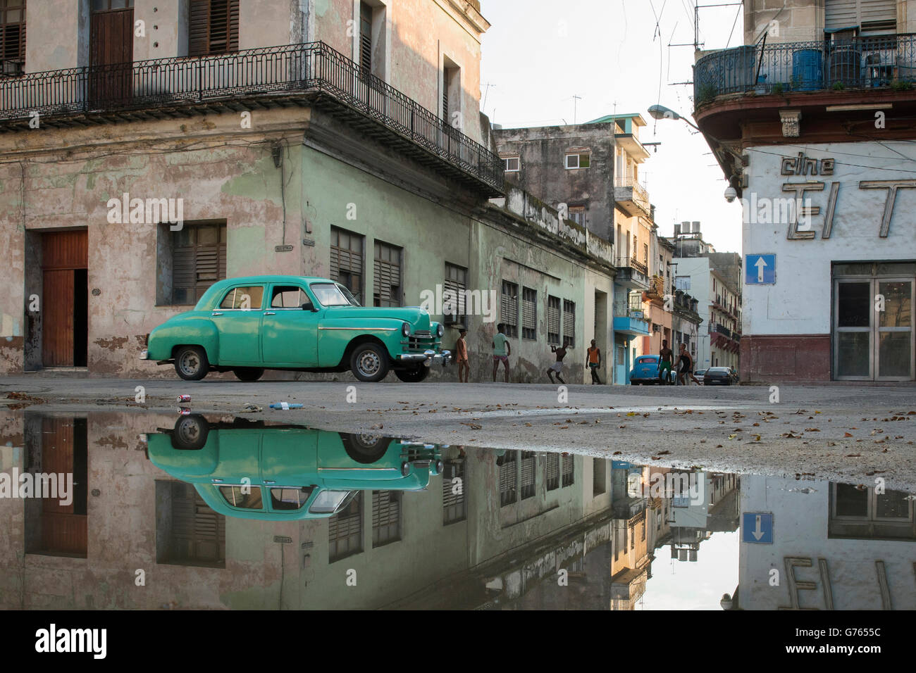 A classic street scene in Havana, Cuba Stock Photo - Alamy
