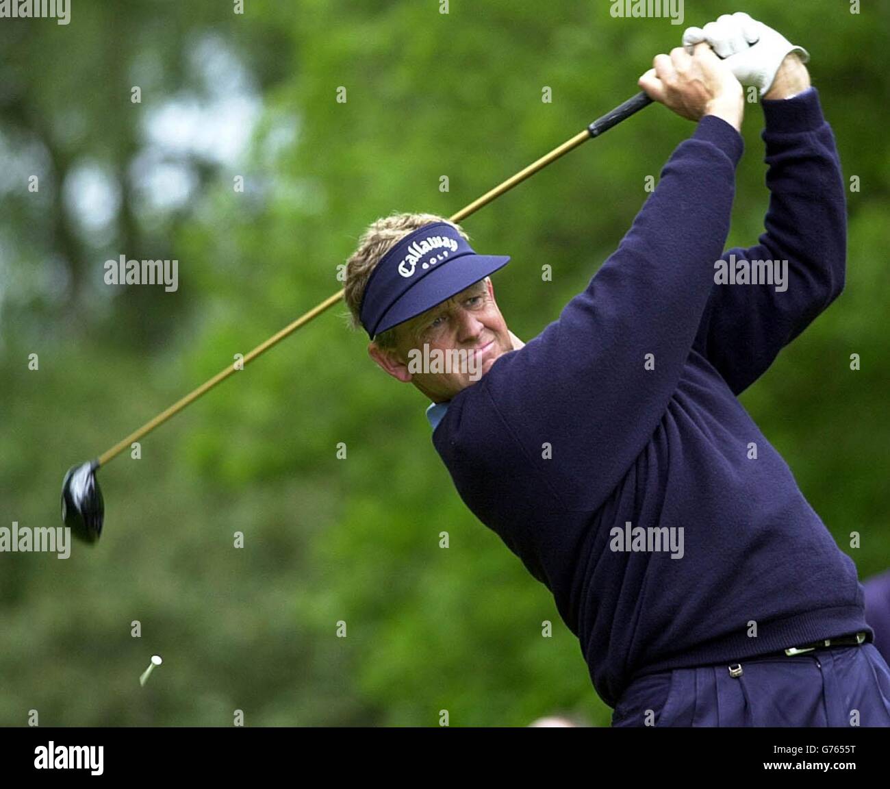 Colin montgomerie swinging golf club hi-res stock photography and ...