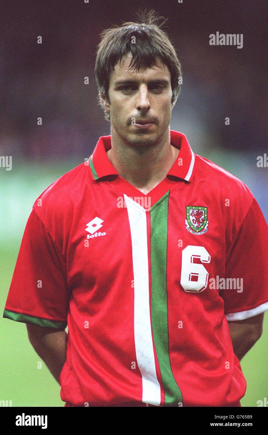 Wales football kit symons hi-res stock photography and images - Alamy