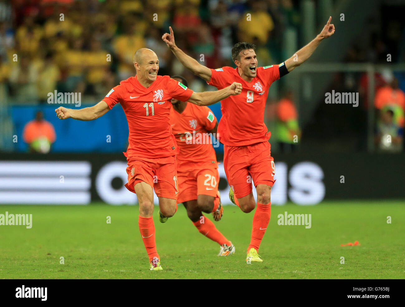 Van persie netherlands celebrate hi-res stock photography and images ...
