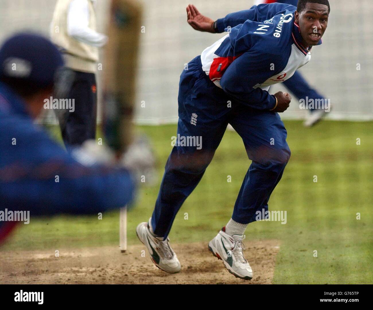 England bowler alex tudor bowls hi-res stock photography and images - Alamy