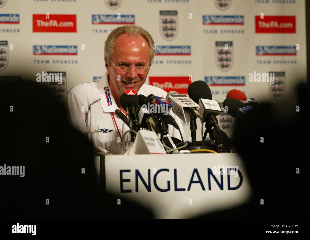 England world cup squad 2002 hi-res stock photography and images - Alamy