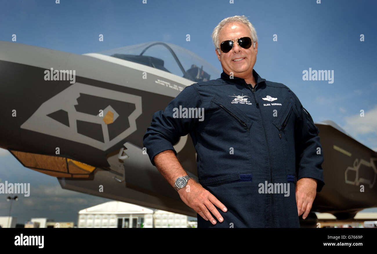 Lockheed martin chief test pilot alan norman hi-res stock photography ...