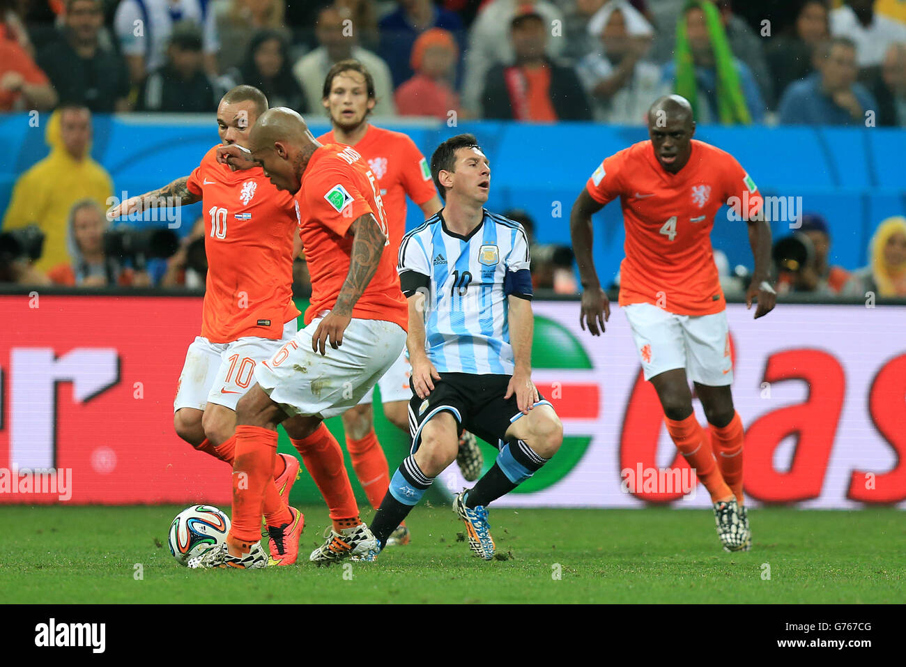 Messi fouled argentina hi-res stock photography and images - Alamy