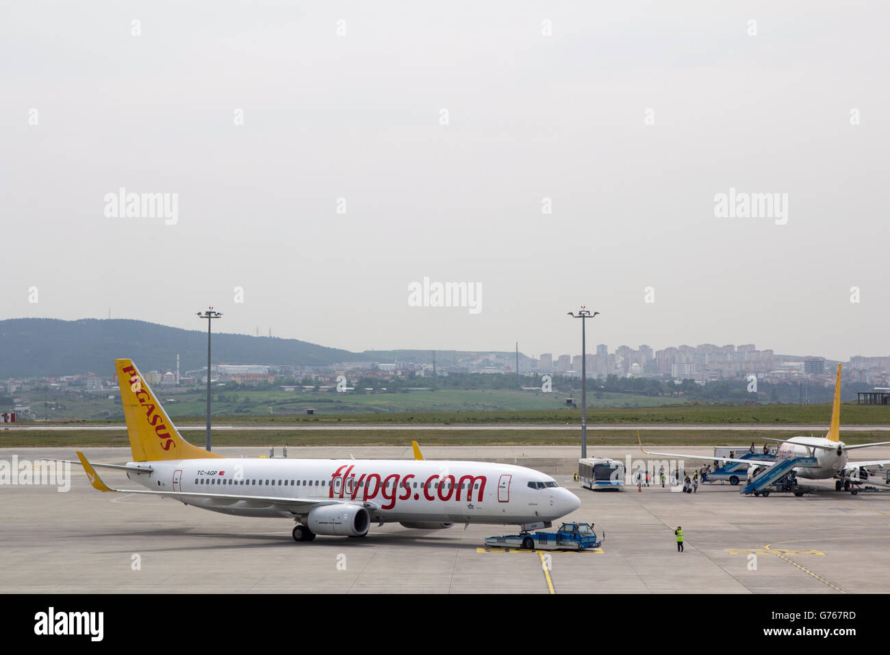 airport plane runway, loading luggage Stock Photo - Alamy