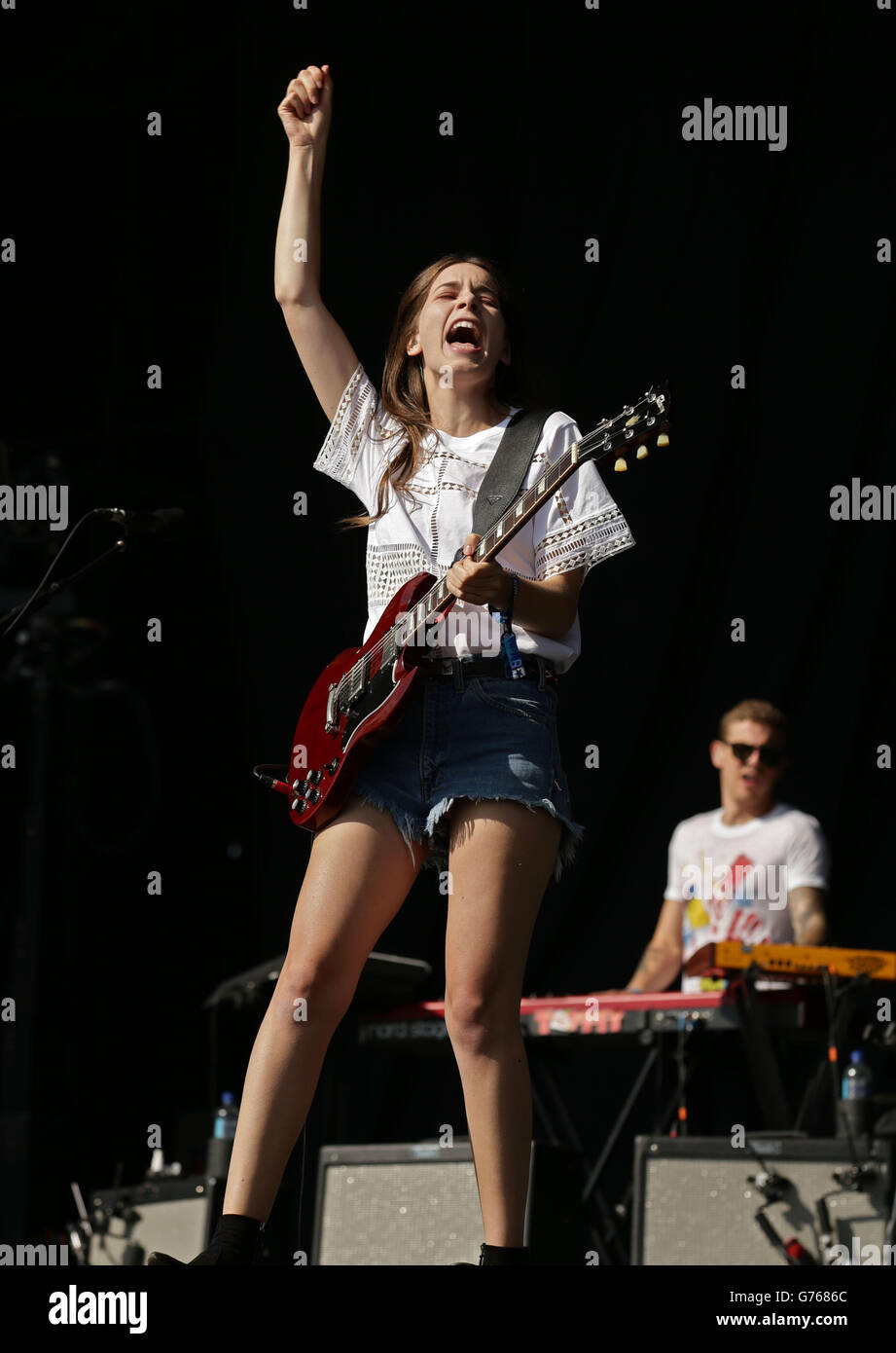 Danielle haim hi-res stock photography and images - Alamy