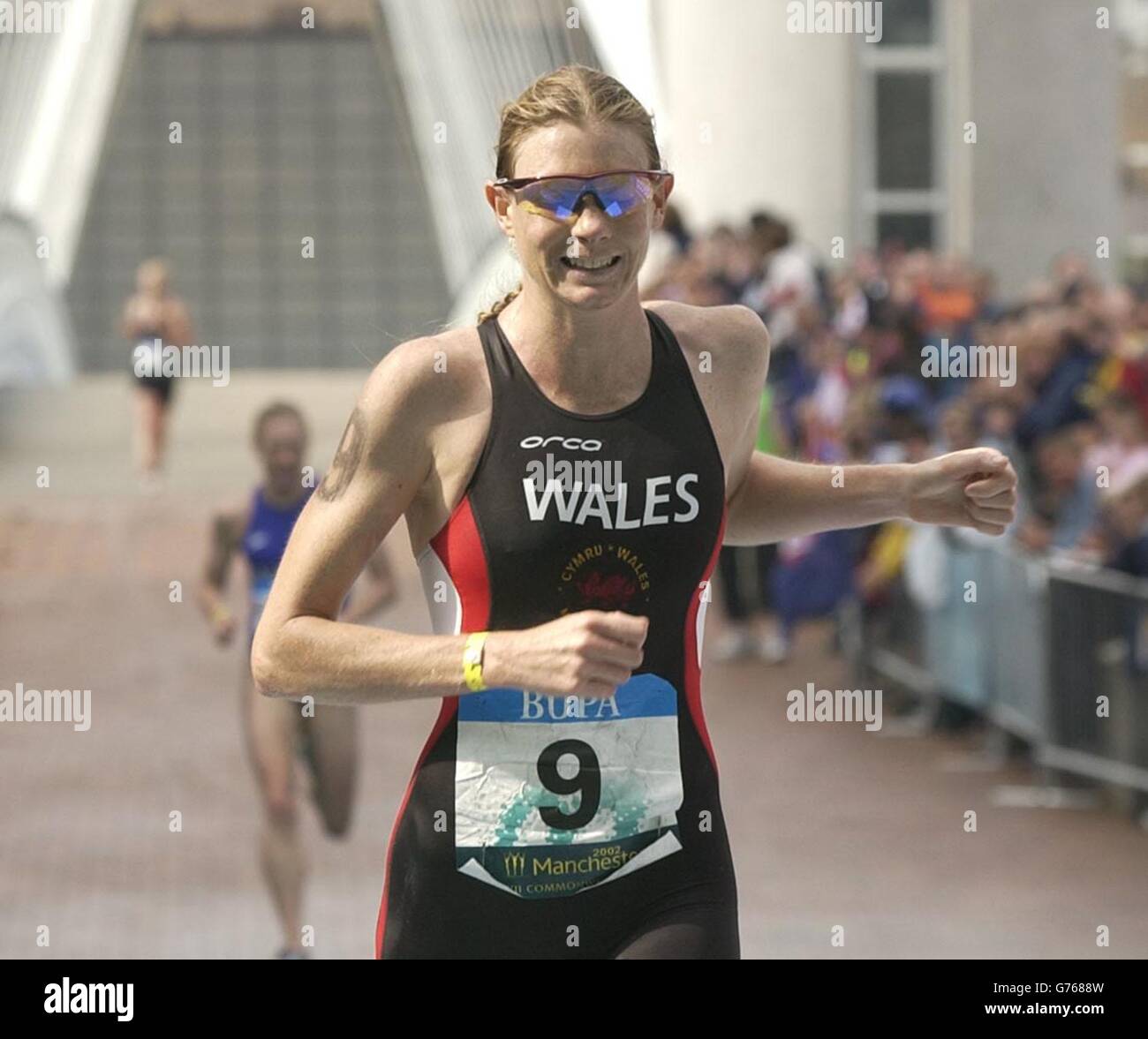 Wales' Leanda Cave crosses the line in the Womens 2002 Commonwealth ...