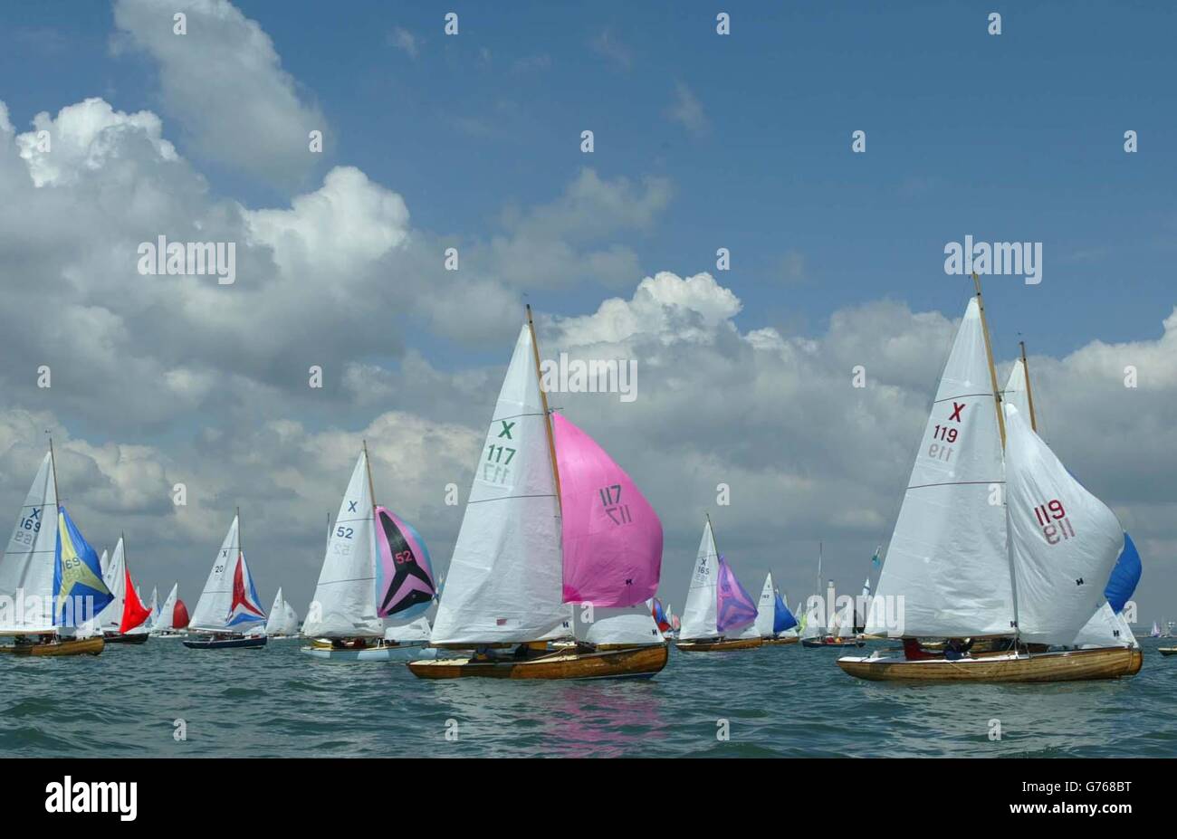 Start off cowes hi-res stock photography and images - Alamy