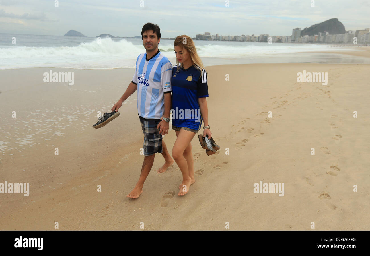 Argentina fans walk along copacabana beach hi-res stock photography and ...