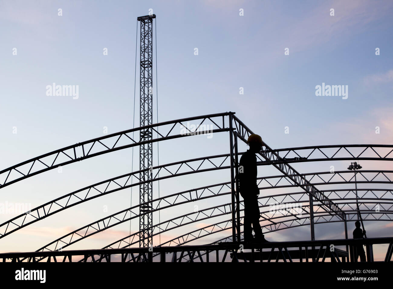 workers building truss construction Stock Photo - Alamy