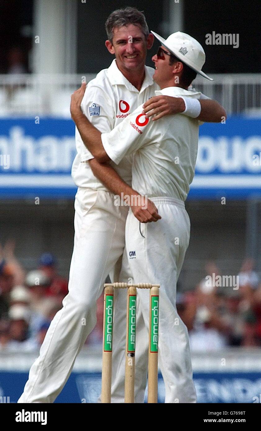 Sport cricket celebrating andrew caddick hi-res stock photography and ...