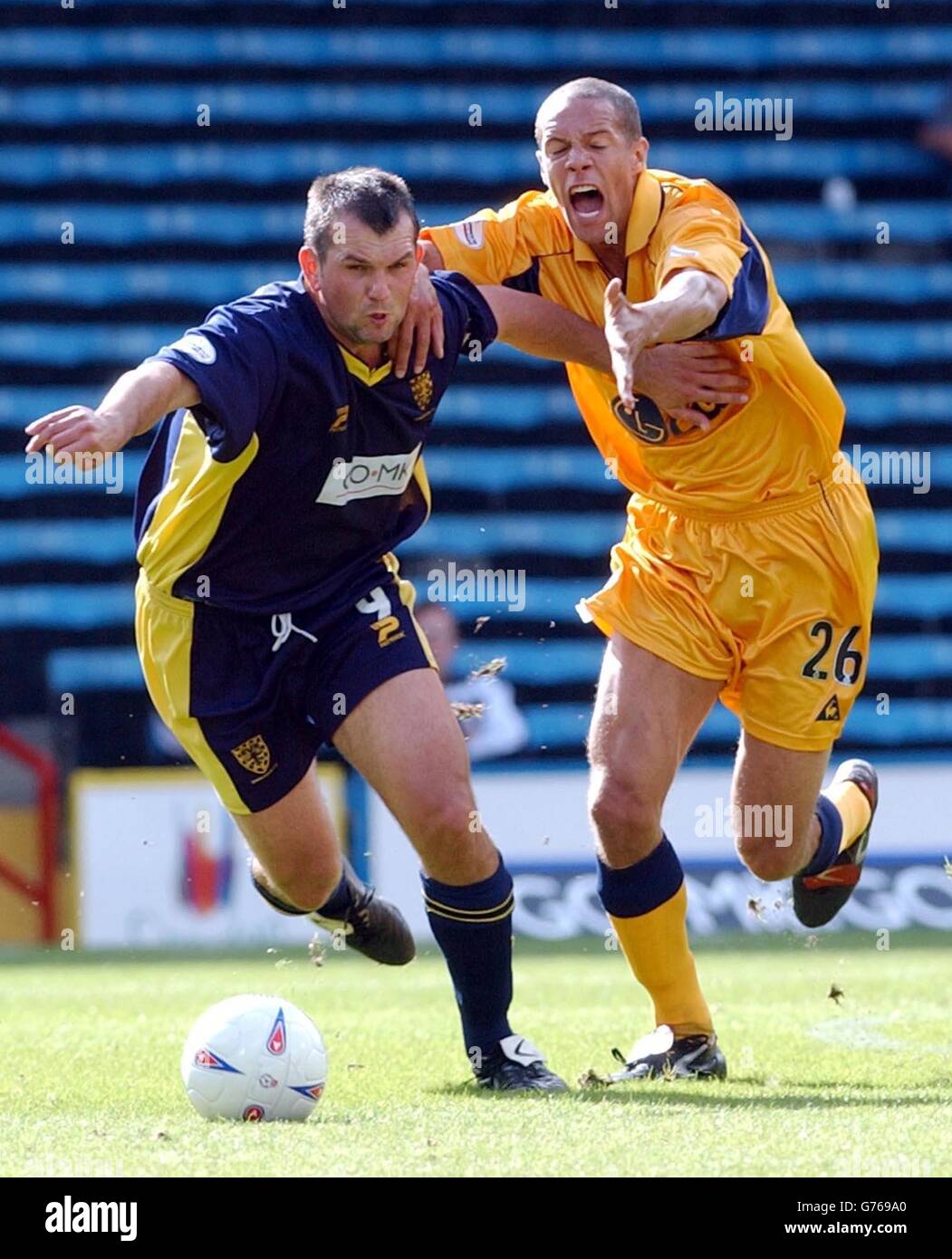 Sport football action neil shipperley hi-res stock photography and ...