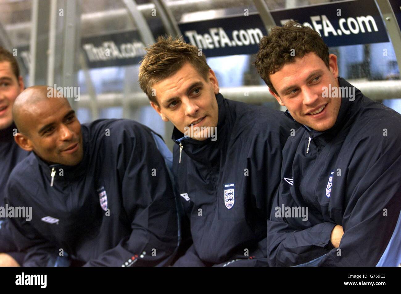 Subs bench hi-res stock photography and images - Alamy