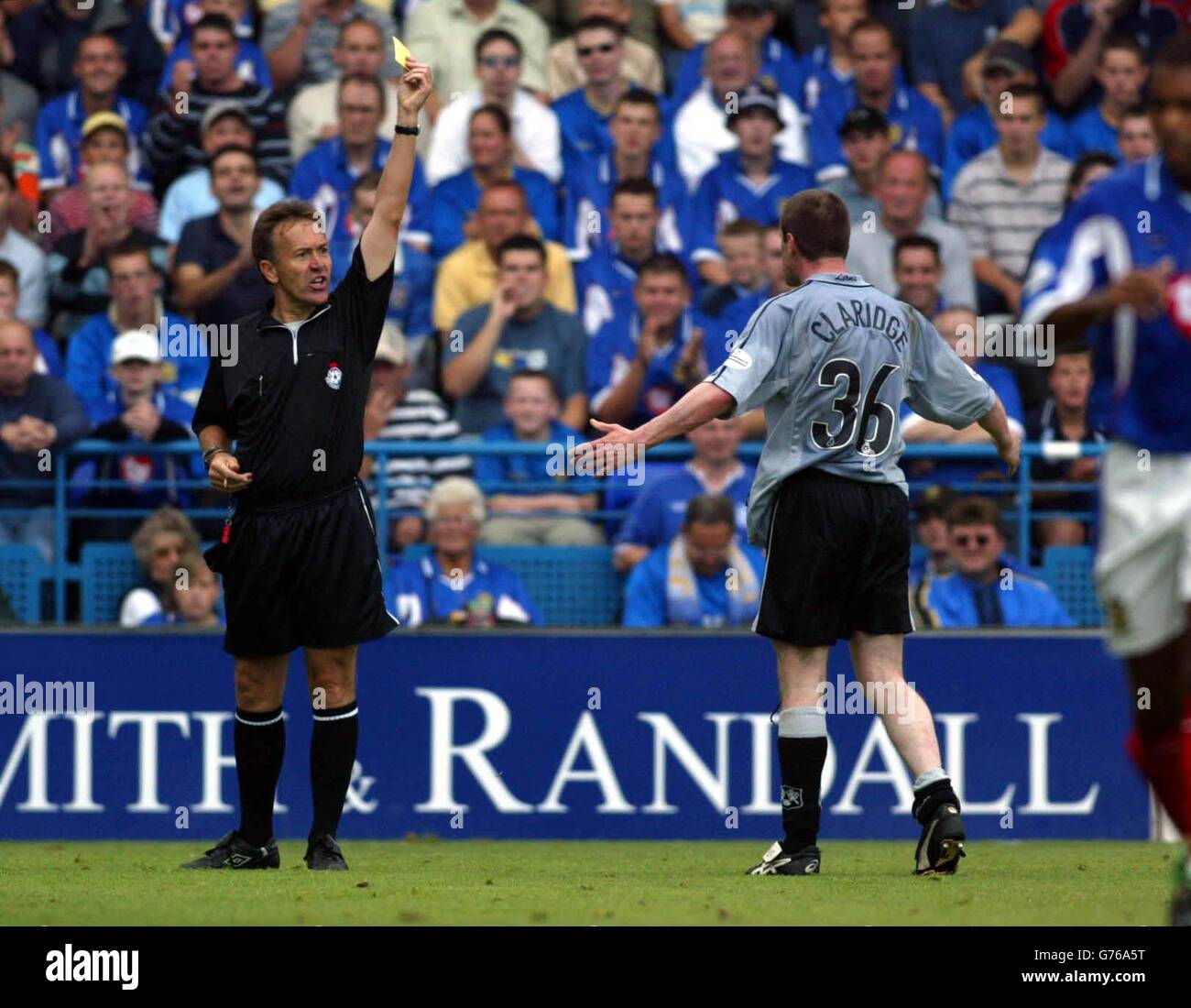 Referee steve tomlin hi-res stock photography and images - Alamy