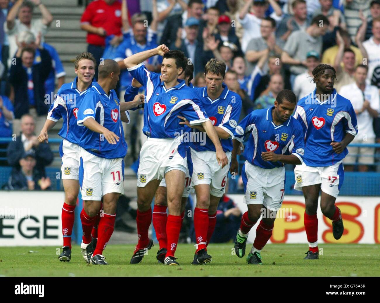 Portsmouth v millwall hi-res stock photography and images - Alamy