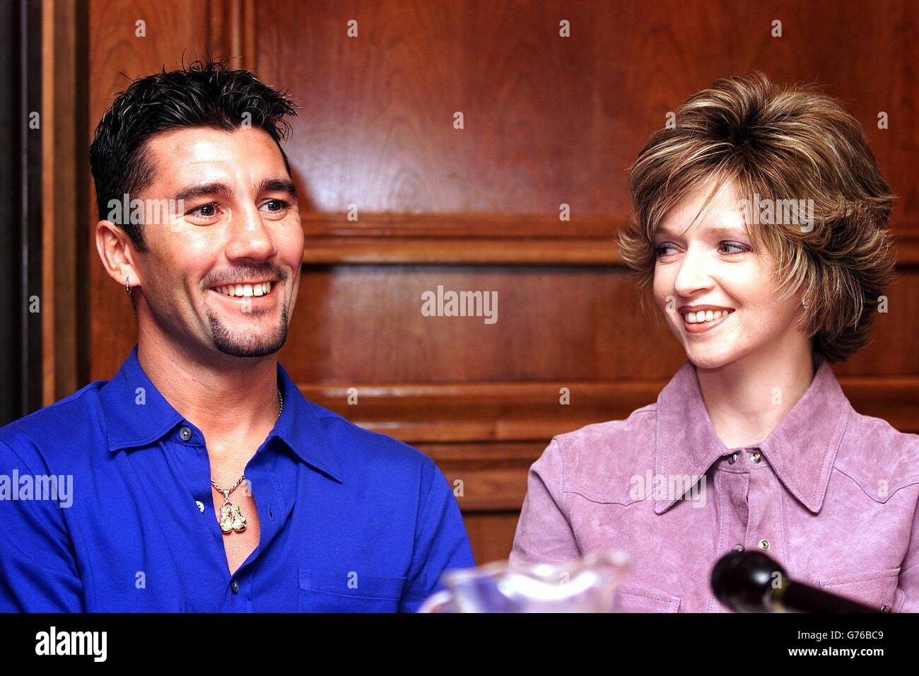 Boxer wayne mccullough hi-res stock photography and images - Alamy