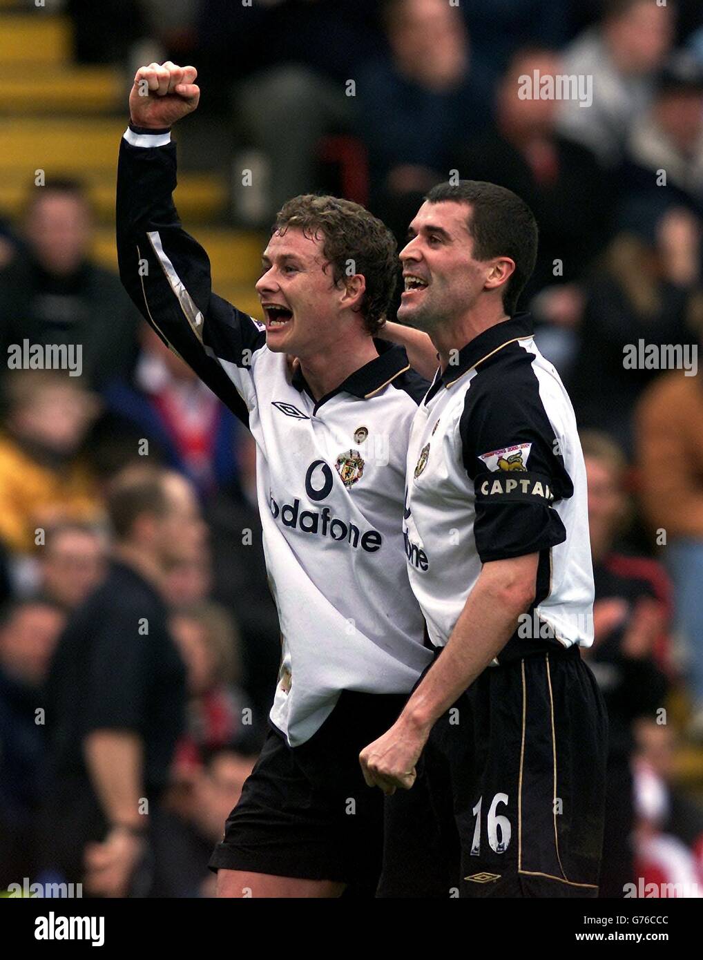 Manchester United's Ole Gunnar Solksjaer (left) celerbates with Roy ...