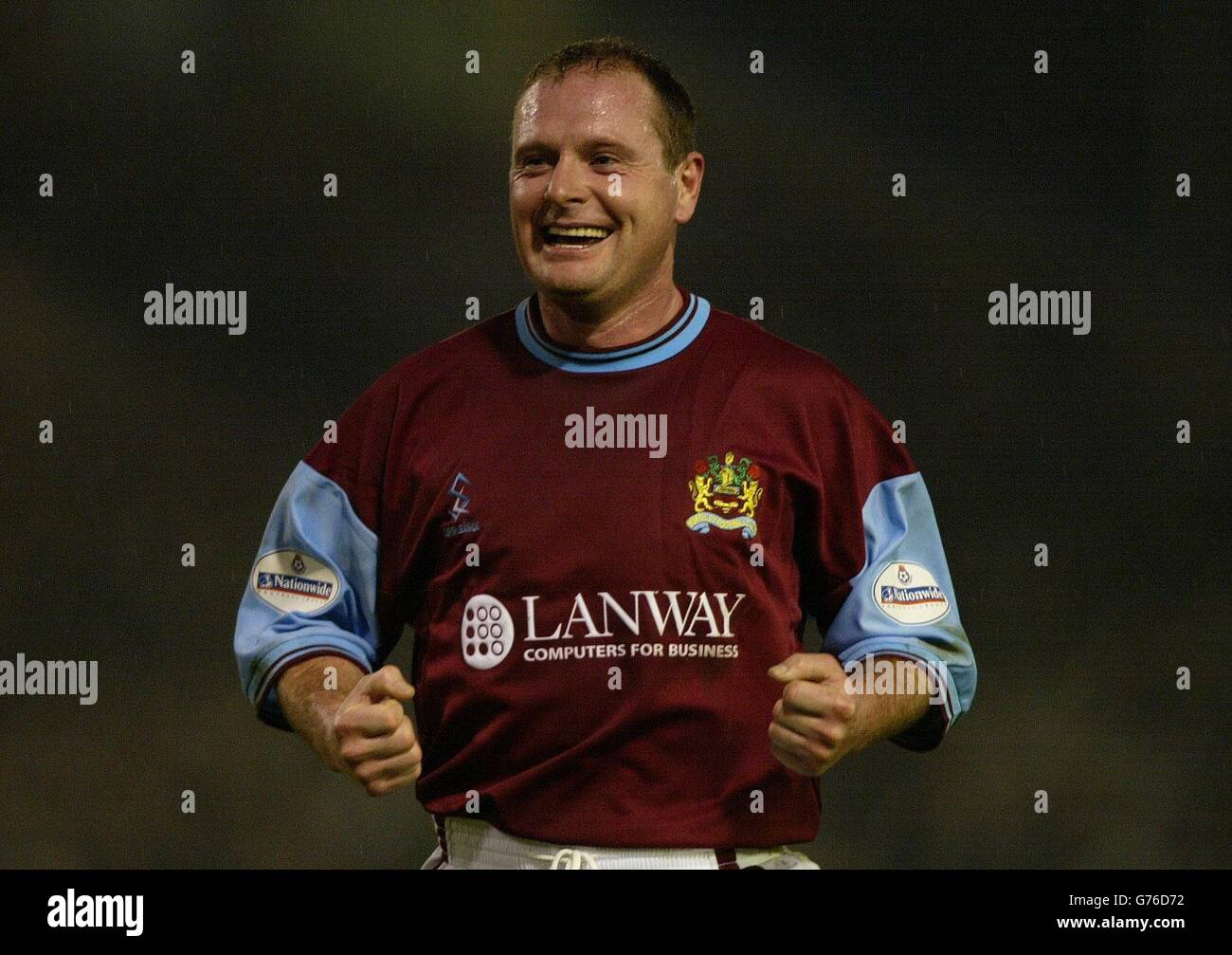 Football celebrating paul gascoigne hi-res stock photography and images ...