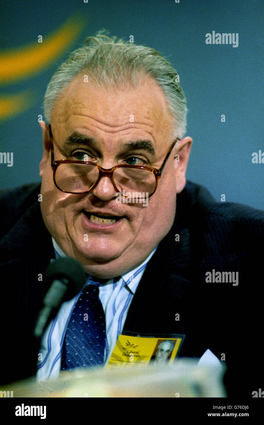Cyril smith mp hi-res stock photography and images - Alamy