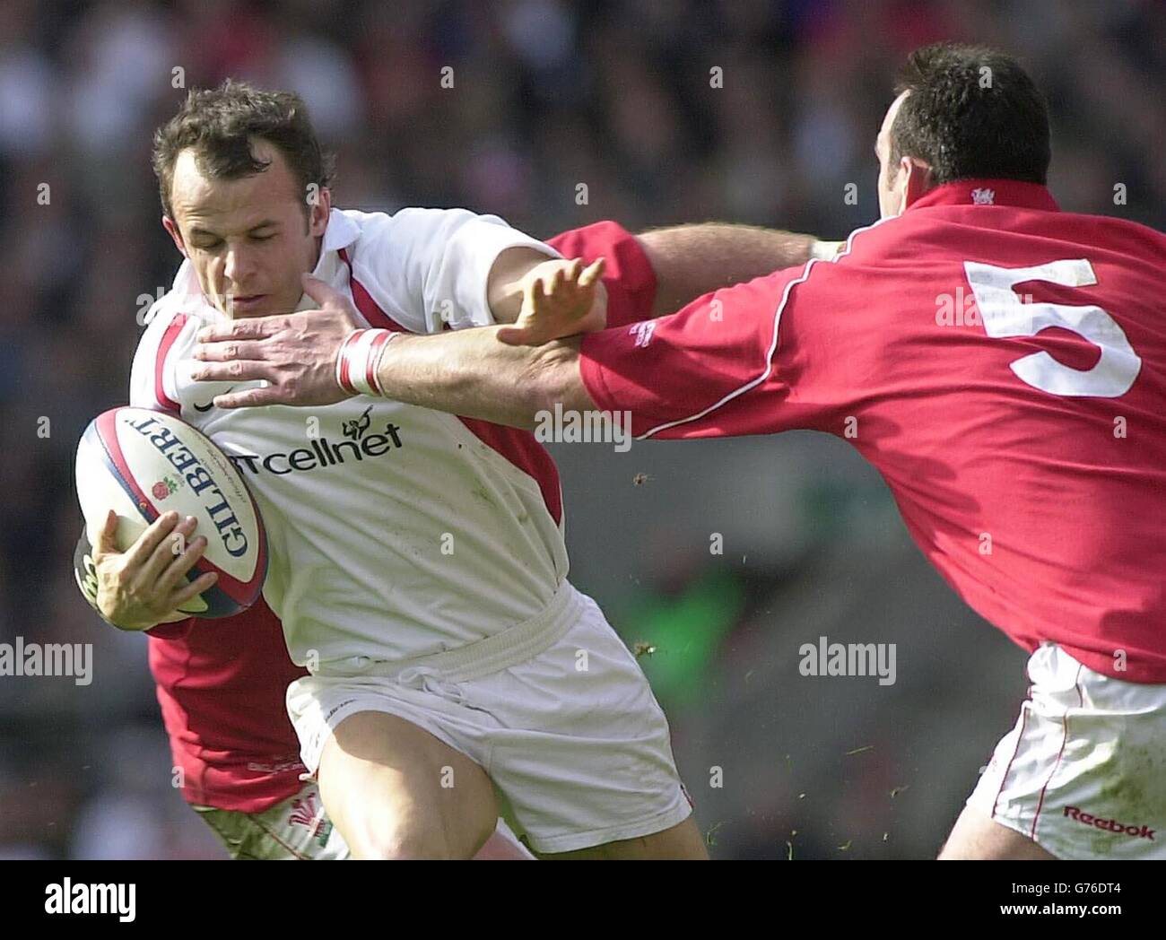 Rugby union tackling action austin healey hi-res stock photography and ...