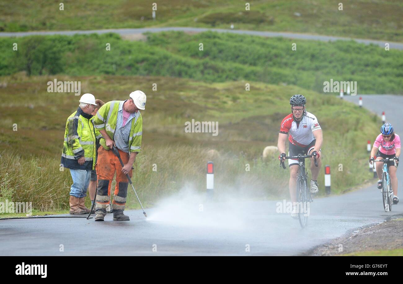Cycling - Tour de France Preview - Day Four. Workmen clean a Union flag ...