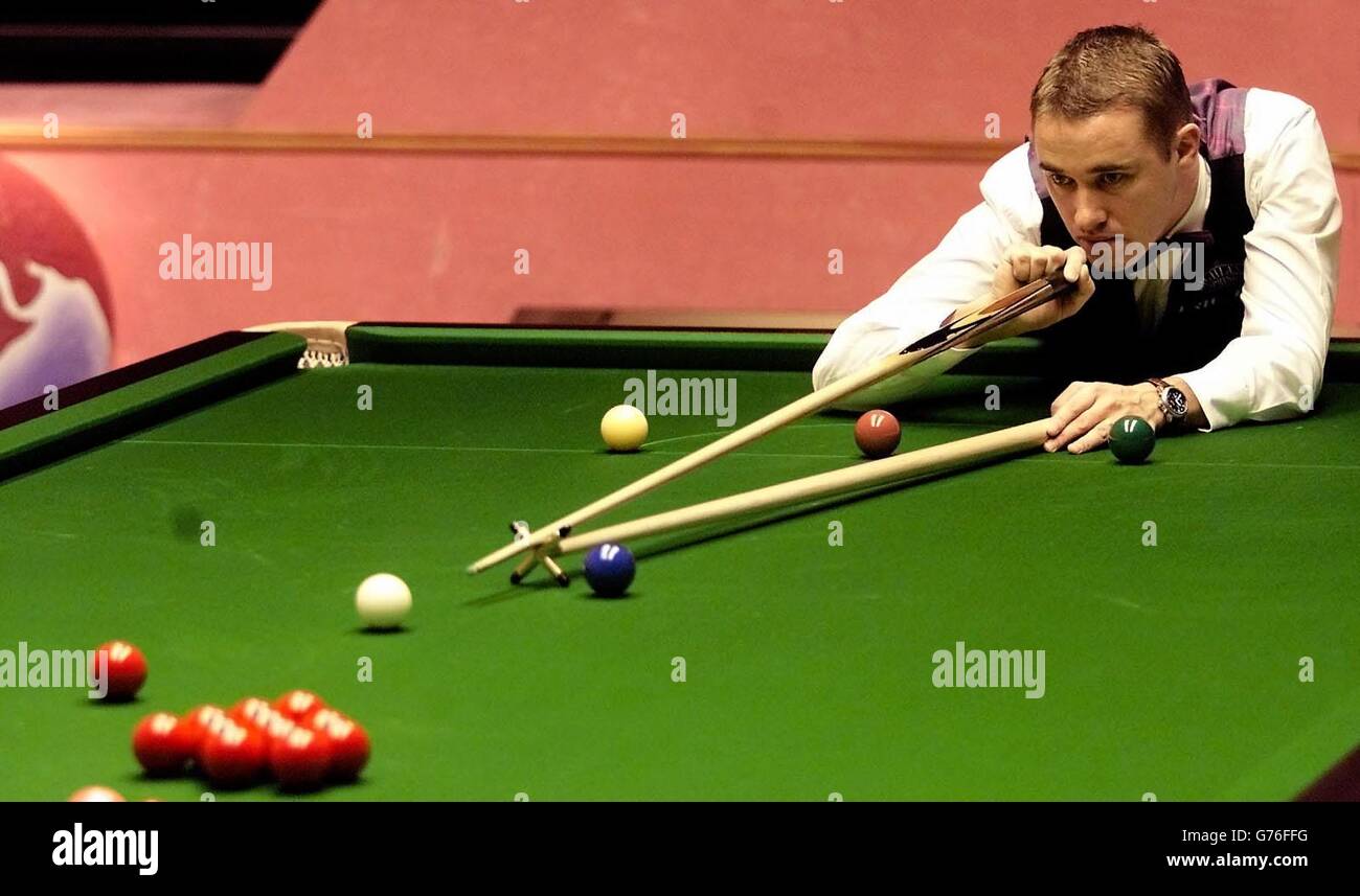 Snooker action stephen hendry hi-res stock photography and images - Alamy