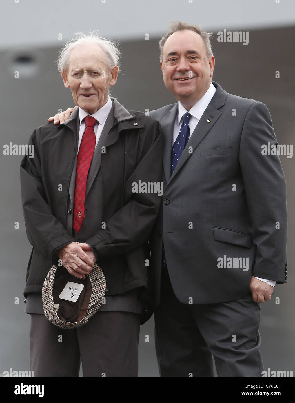 First Minister Alex Salmond with father Robert Salmond as Queen ...