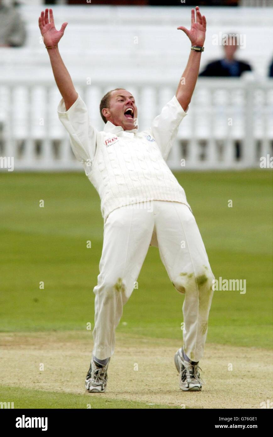 Lbw appeal hi-res stock photography and images - Alamy