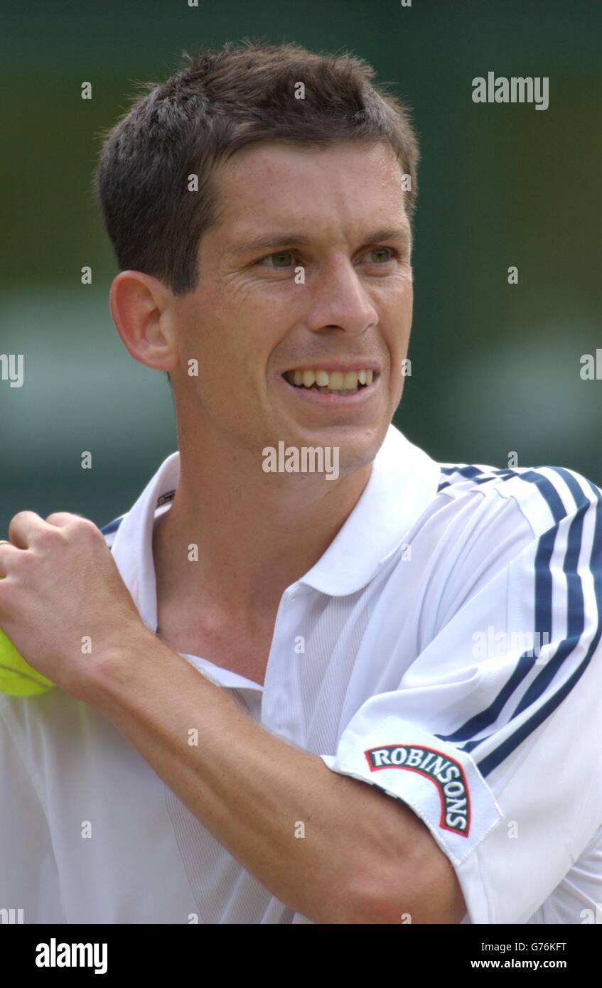 Wimbledon 2002 -Tim Henman Stock Photo - Alamy