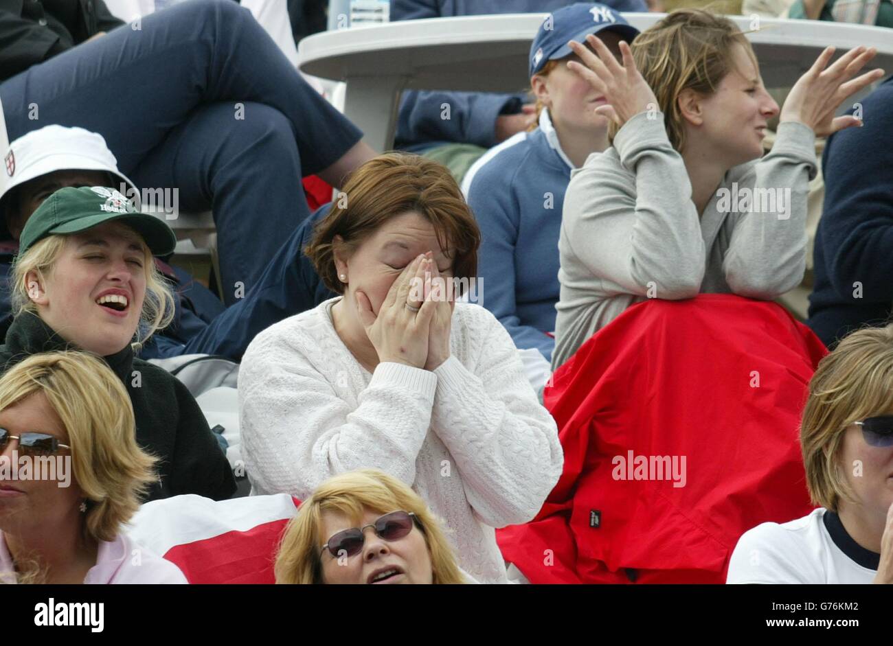 Watching tim henman hi-res stock photography and images - Alamy